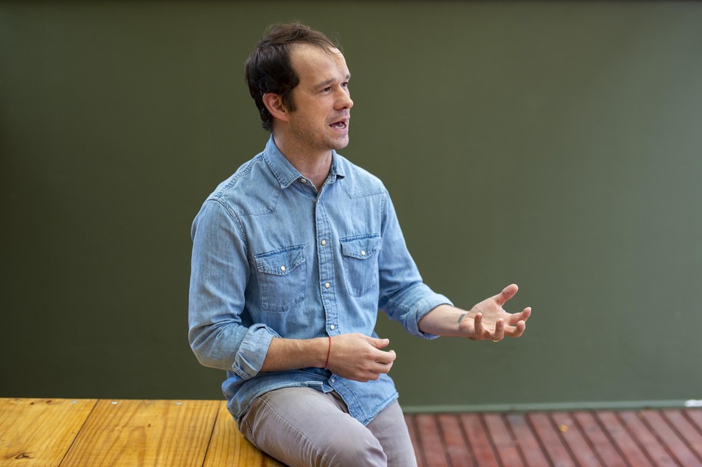 Back to the future — Warren prepara terceira rodada de captação