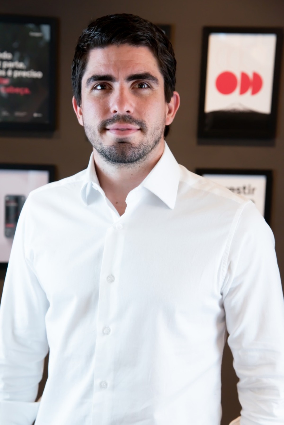 Warren entra na disputa de emissões de renda fixa